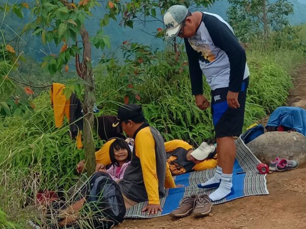 PUNCAK BUKIT WATU JENGGER Tiket Masuk & Aktivitas - Oktober 2025