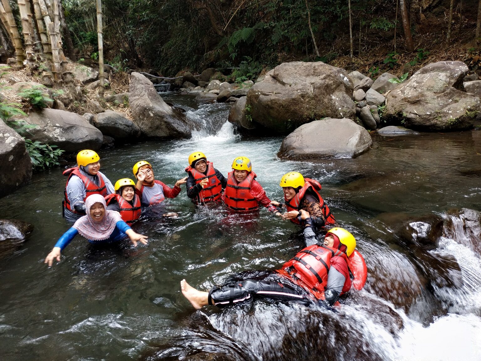 CIKADONGDONG RIVER TUBING Harga Tiket Masuk & Aktivitas Jun 2026