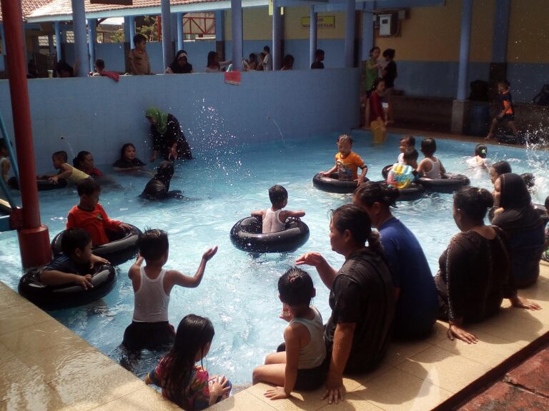 CIPANAS GARUT Ini 6 Kolam Air Panas Terbaik