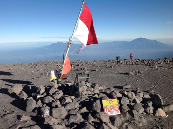GUNUNG SEMERU Harga Tiket dan 6 Spot Terbaik - Oktober 2025