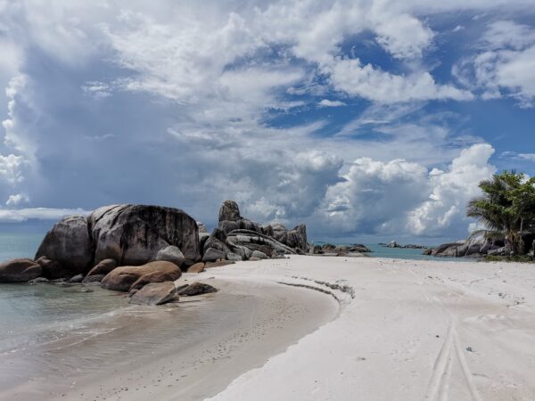 PANTAI RAMBAK Tiket & Daya Tarik - Desember 2025