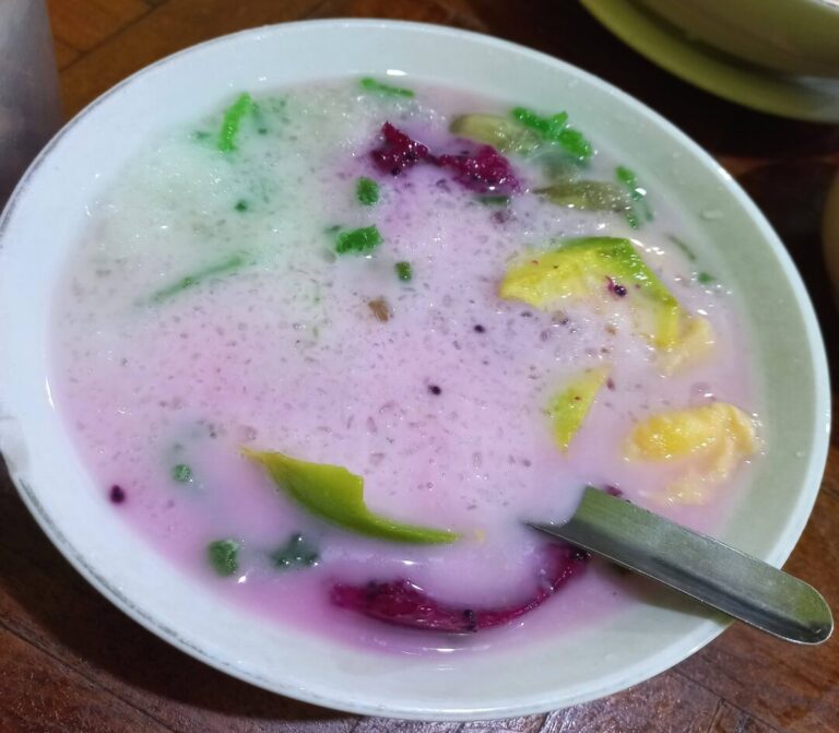 BAKSO TITOTI Legendaris Menu Andalan Harga Terjangkau