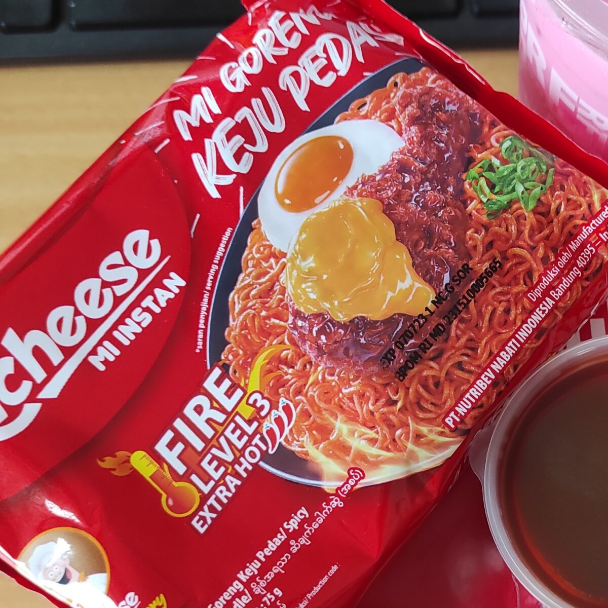 RICHEESE FACTORY Harga & Menu Ayam Saos Keju Khas