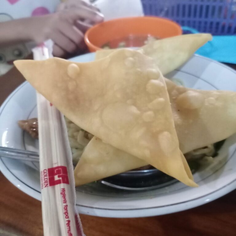 BAKSO TITOTI Legendaris Menu Andalan Harga Terjangkau