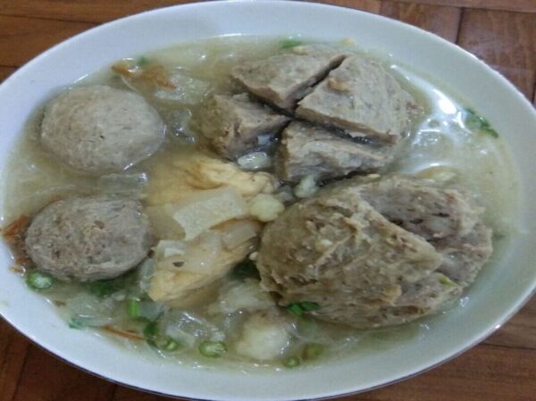BAKSO TITOTI Legendaris Menu Andalan Harga Terjangkau