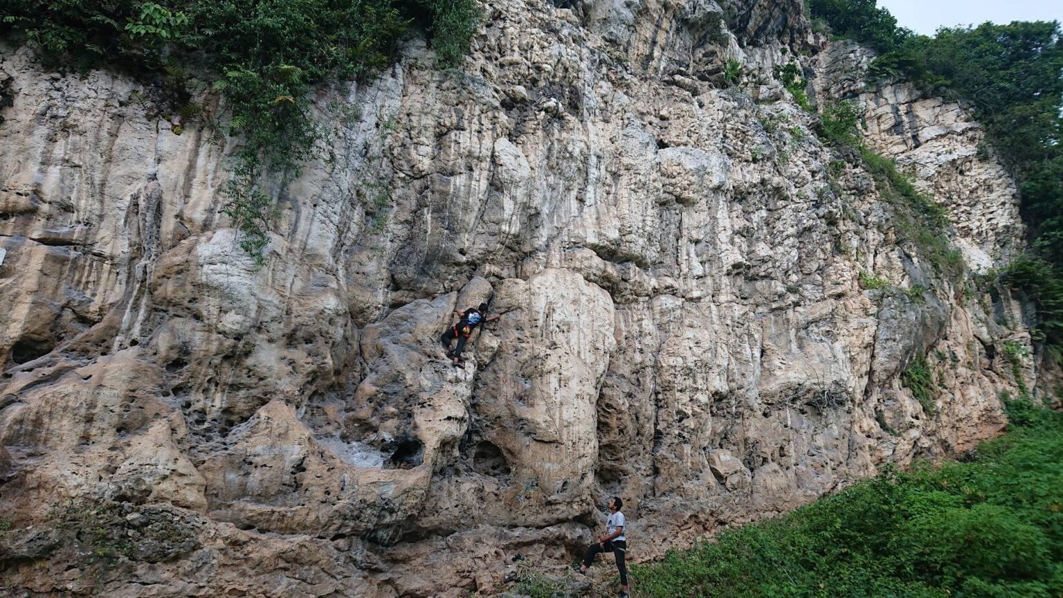 TEBING CITATAH 48 Tiket Gratis Wisata Tebing Karst Eksotik - Oktober 2025