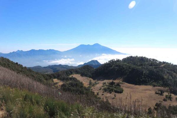 GUNUNG BUTAK Biaya dan Jalur Pendakian Via Panderman Apr 2026