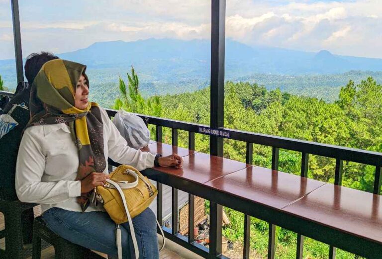 Puncak Sekawan Harga Tiket Masuk, Menu dan Lokasi Apr 2026
