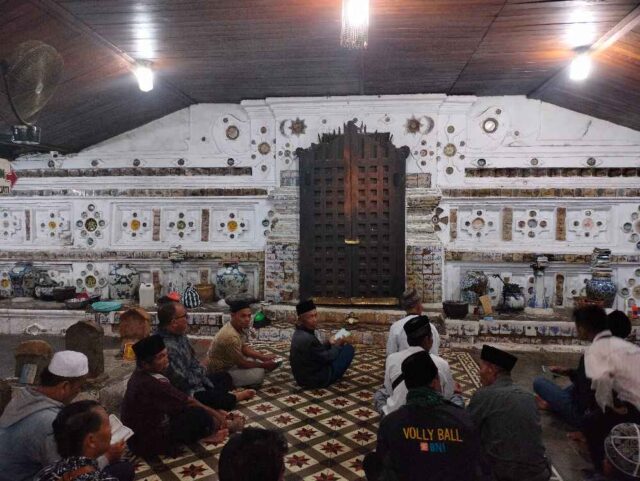 MAKAM SUNAN GUNUNG JATI Wisata Religi Bersejarah di Cirebon - Oktober 2025