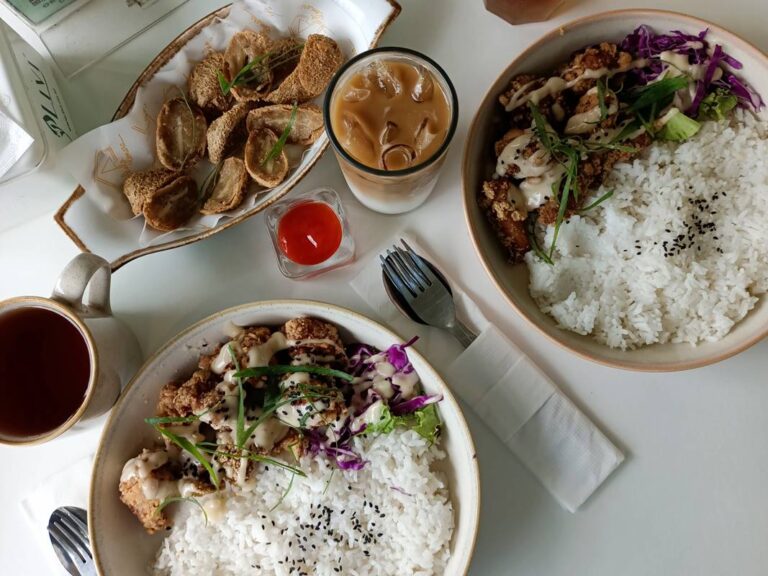 Kala Cemara Harga Menu, Suasana dan Daya Tarik