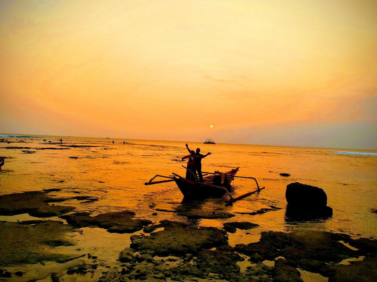 PANTAI BATU HIDEUNG Tiket, Lokasi dan Daya Tarik - Oktober 2025